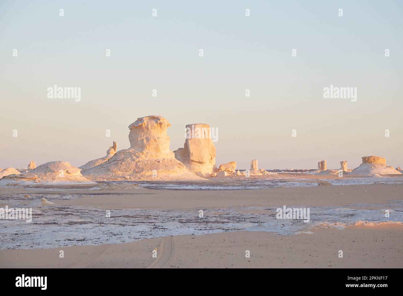 The Otherworldly White Desert Near Egypt's Bahariya Oasis Stock Photo - Alamy