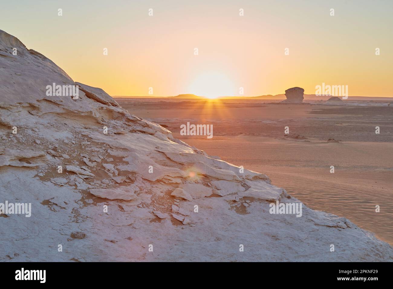 The Otherworldly White Desert Near Egypt's Bahariya Oasis Stock Photo - Alamy