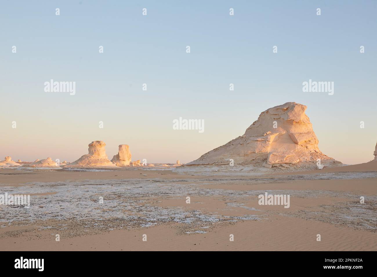 The Otherworldly White Desert Near Egypt's Bahariya Oasis Stock Photo - Alamy