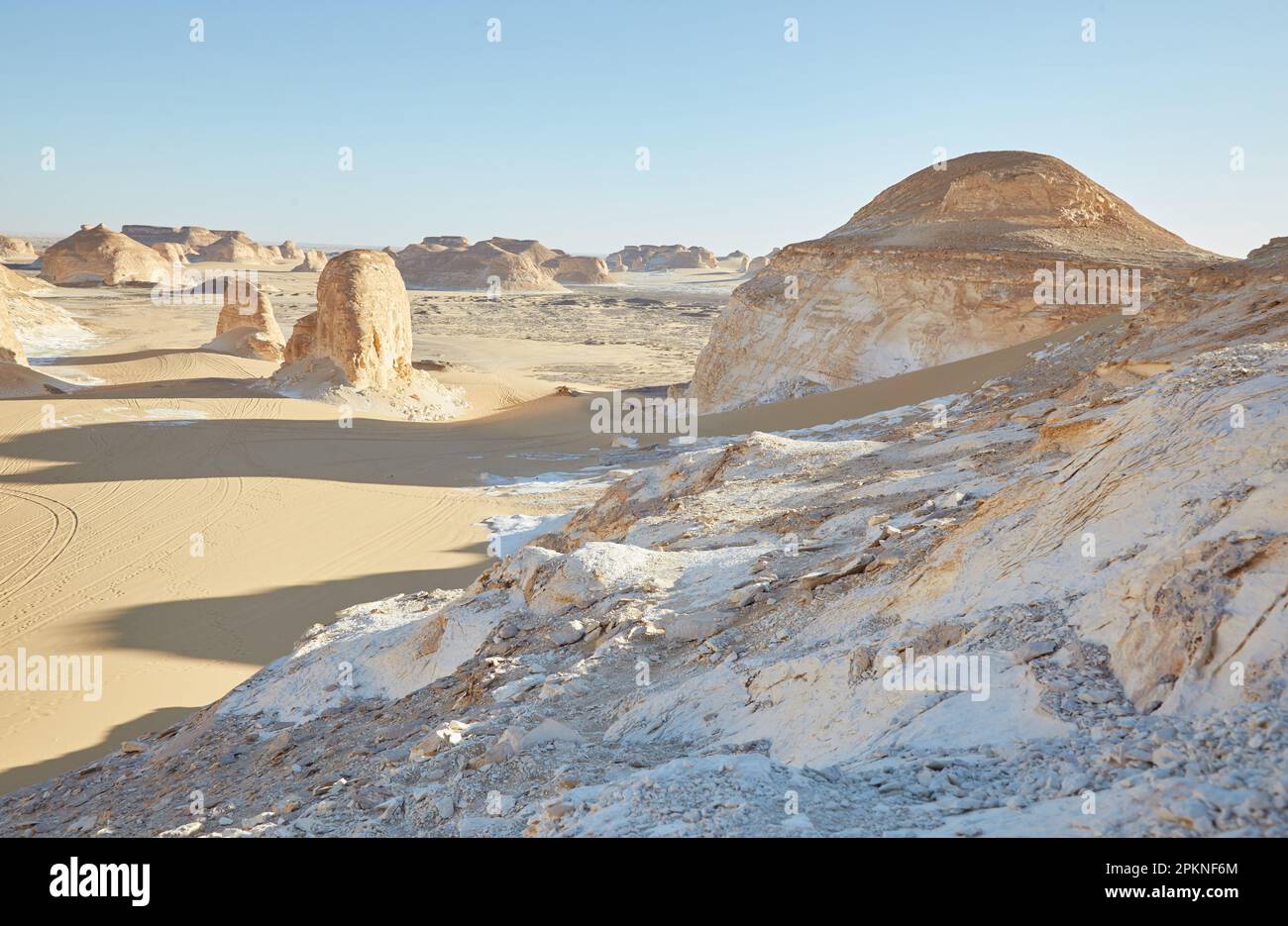 The Otherworldly White Desert Near Egypt's Bahariya Oasis Stock Photo - Alamy