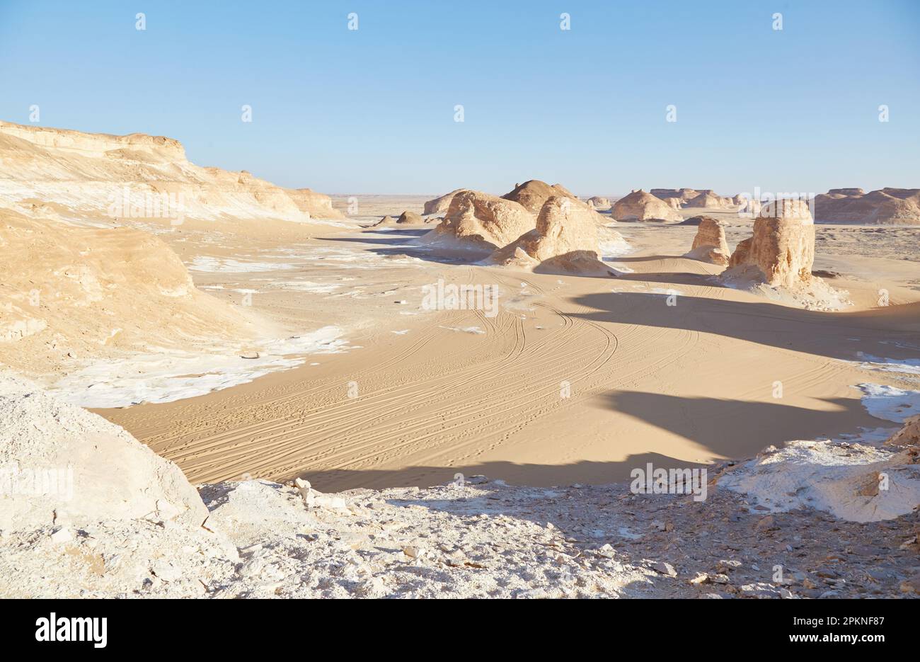 The Otherworldly White Desert Near Egypt's Bahariya Oasis Stock Photo - Alamy
