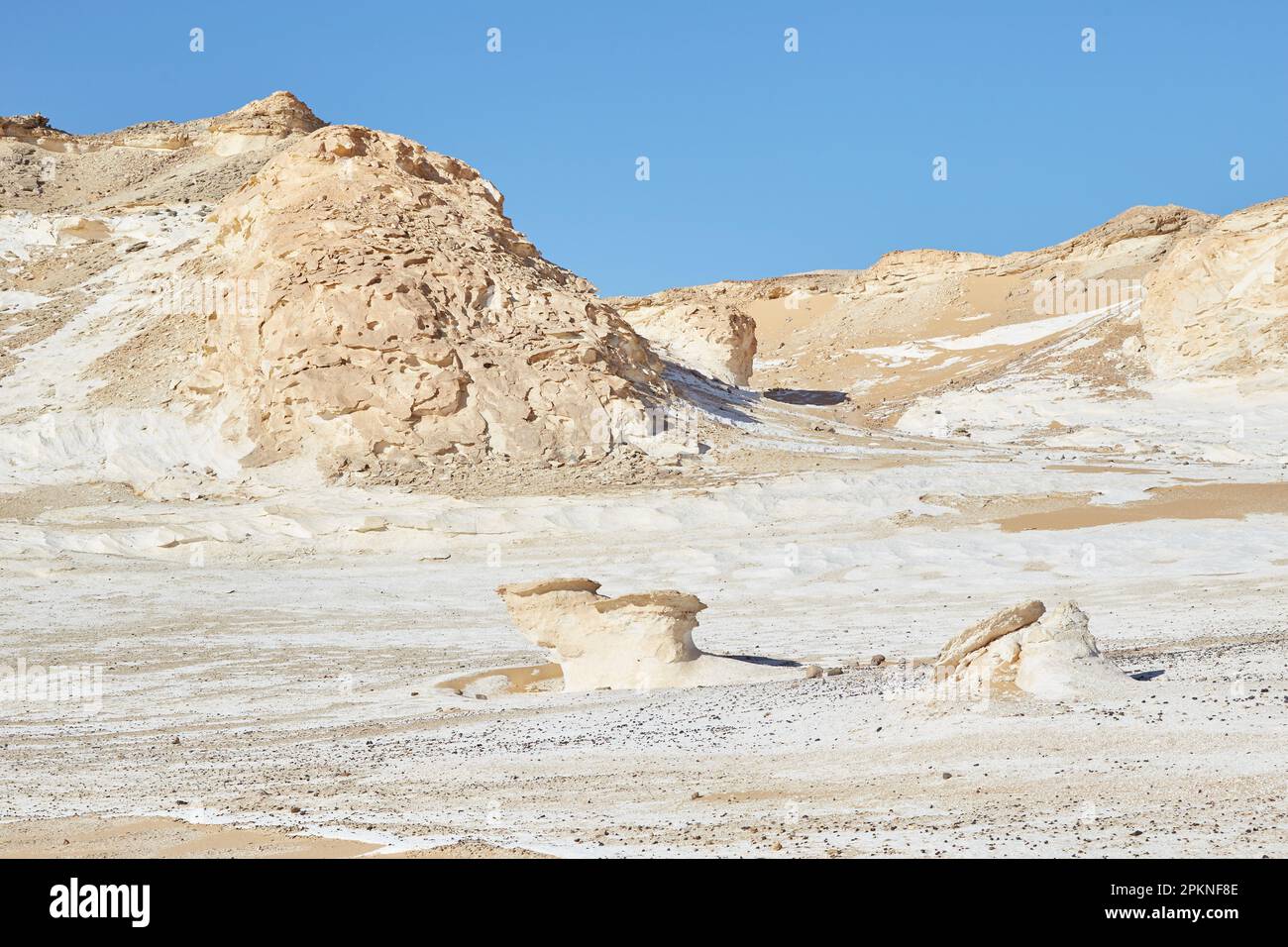 The Otherworldly White Desert Near Egypt's Bahariya Oasis Stock Photo - Alamy