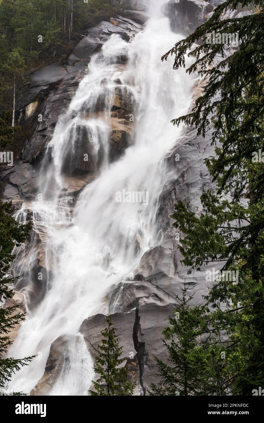 Shannon Falls is the third tallest waterfall in British Columbia and ...