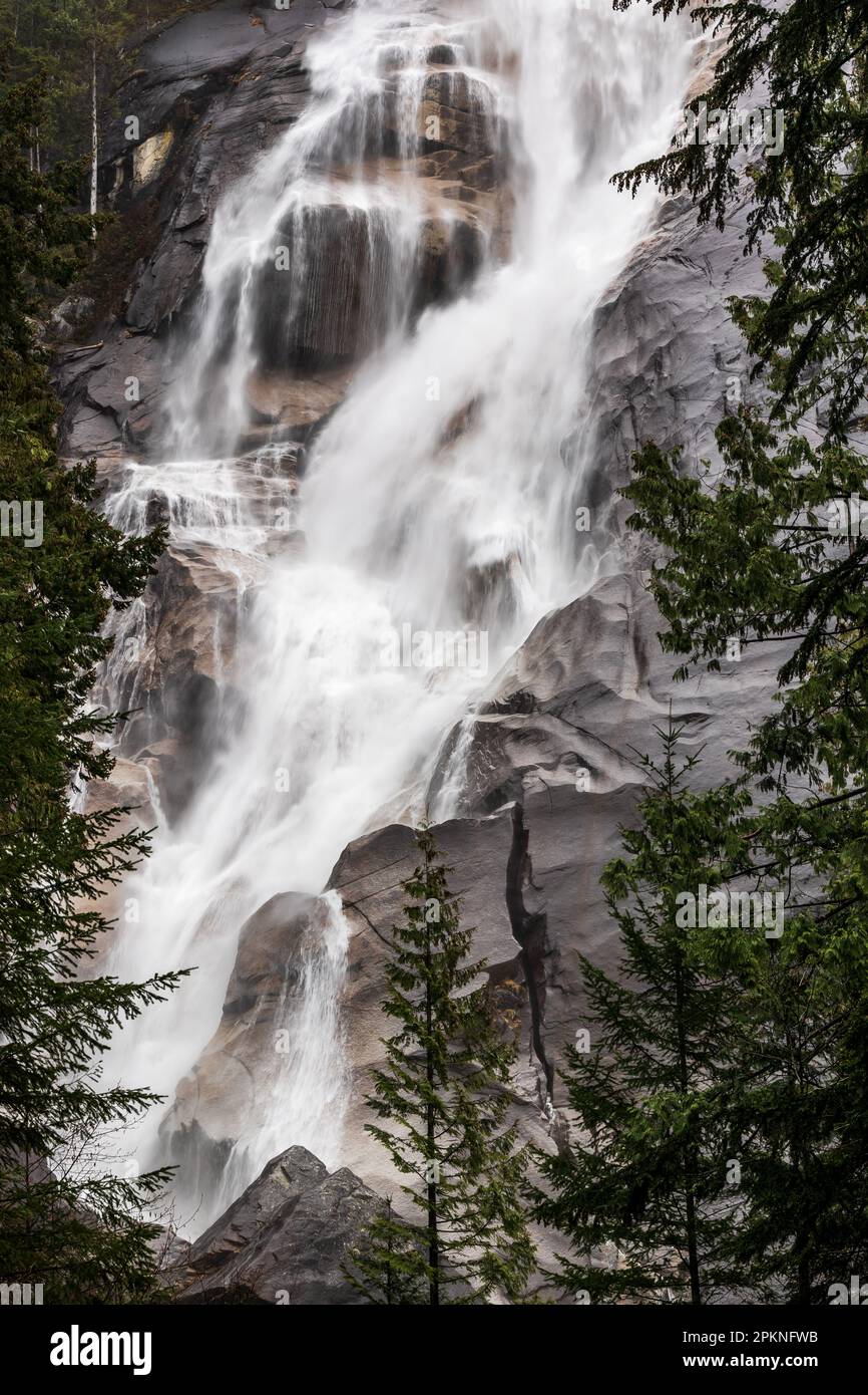 Shannon Falls is the third tallest waterfall in British Columbia and ...