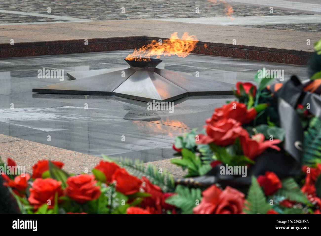 Eternal Flame symbol of victory in Poklonnaya Hill, Victory Park ...