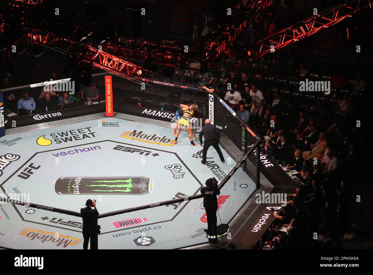 Michelle waterson gomez hi-res stock photography and images - Alamy