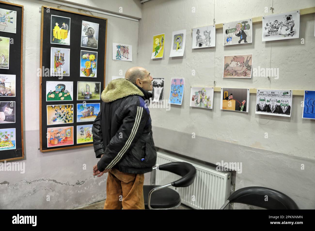 Non Exclusive: ODESA, UKRAINE - APRIL 07, 2023 - A man looks at the ...