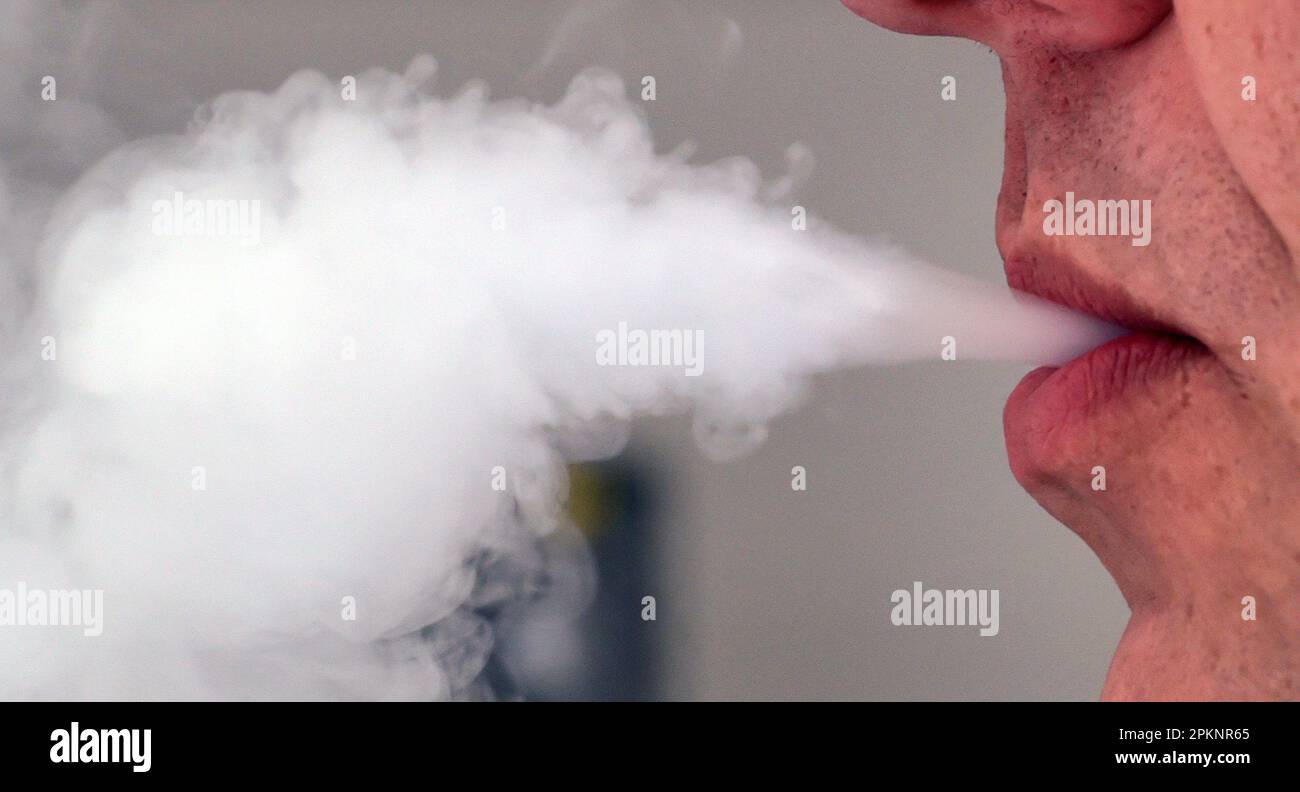 Illicit vapes hi-res stock photography and images - Alamy