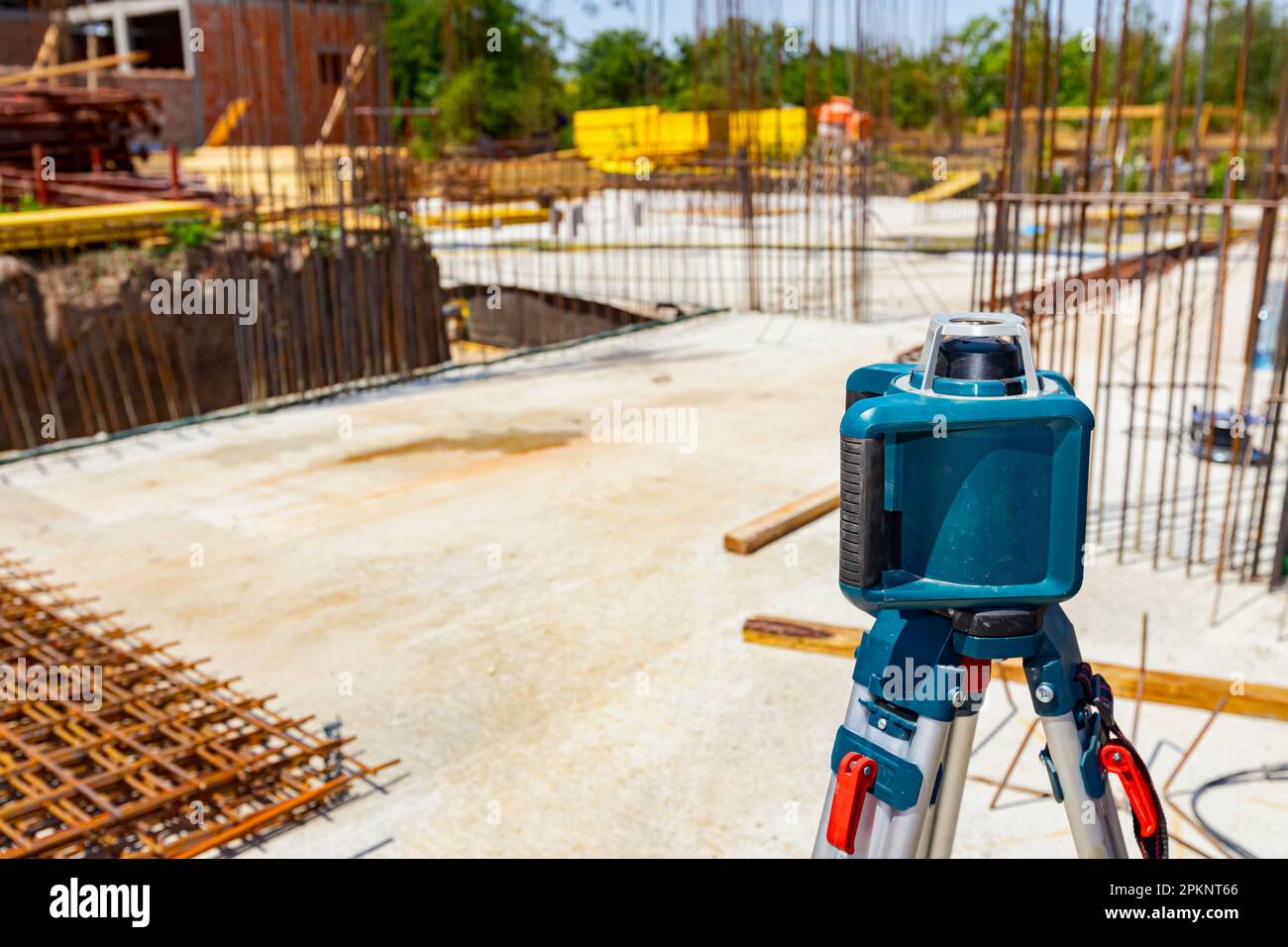 Total center device with laser for leveling other devices to level ...