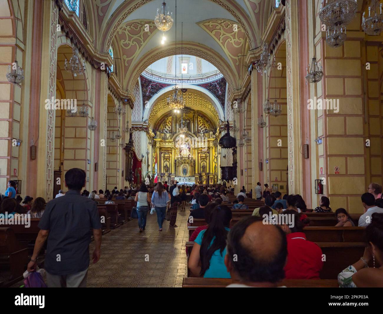 Bank of america inside interior hi-res stock photography and images - Alamy