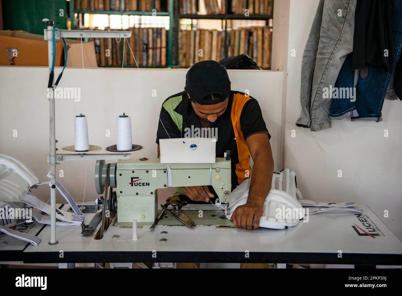 Cricket pad hi-res stock photography and images - Alamy