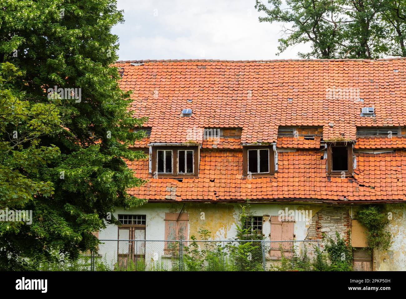 Old dilapidated building Stock Photo - Alamy Old dilapidated building Stock Photo - Alamy