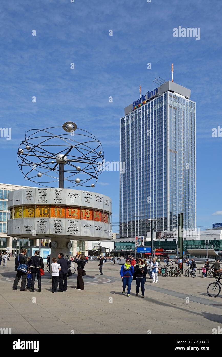 Berlin city clock hi-res stock photography and images - Alamy