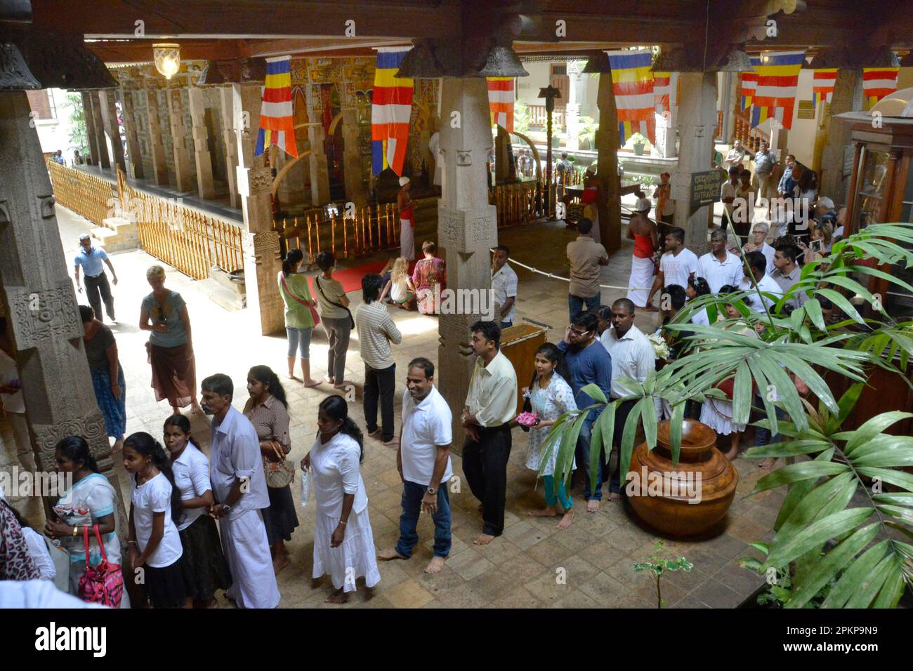 (Temple of the Sacred Tooth) Relic, Sri Dalada Maligawa, Kandy, Sri ...