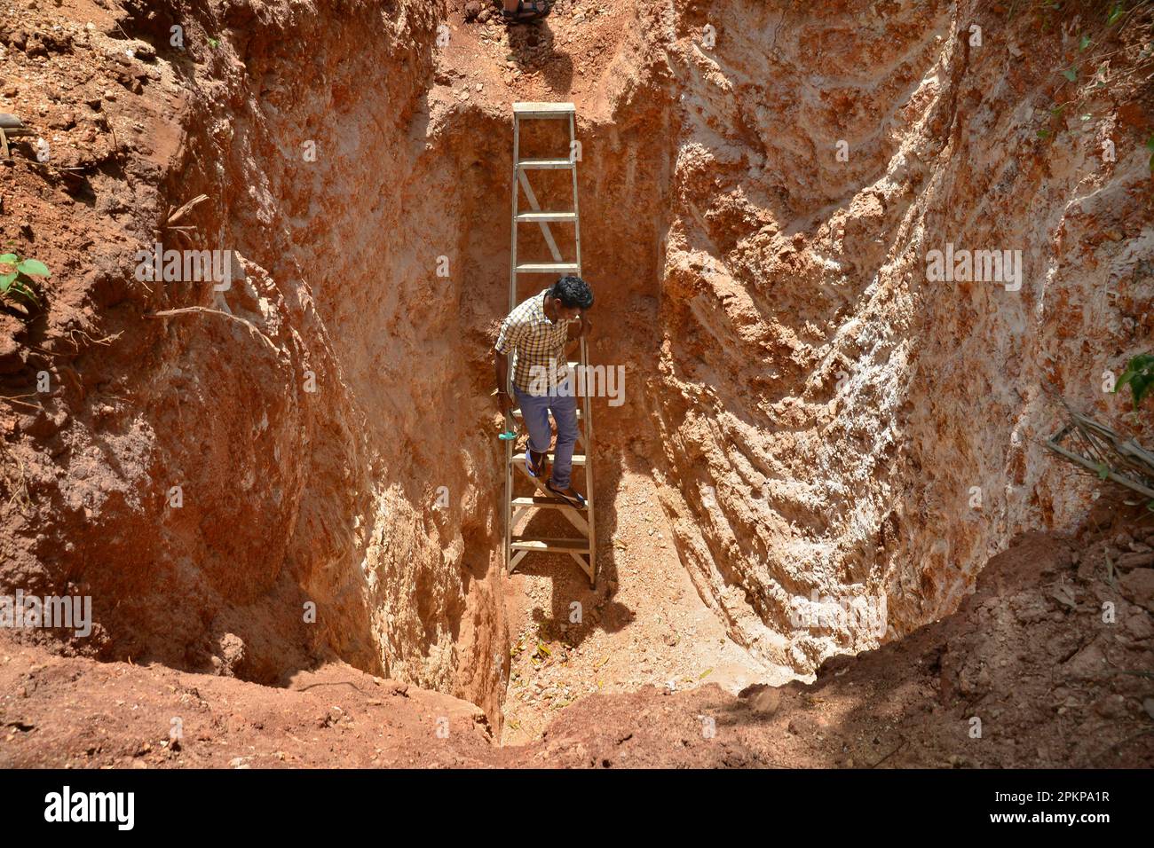 Gemstone mine, moonstone, Naula, Sri Lanka, Asia Stock Photo - Alamy