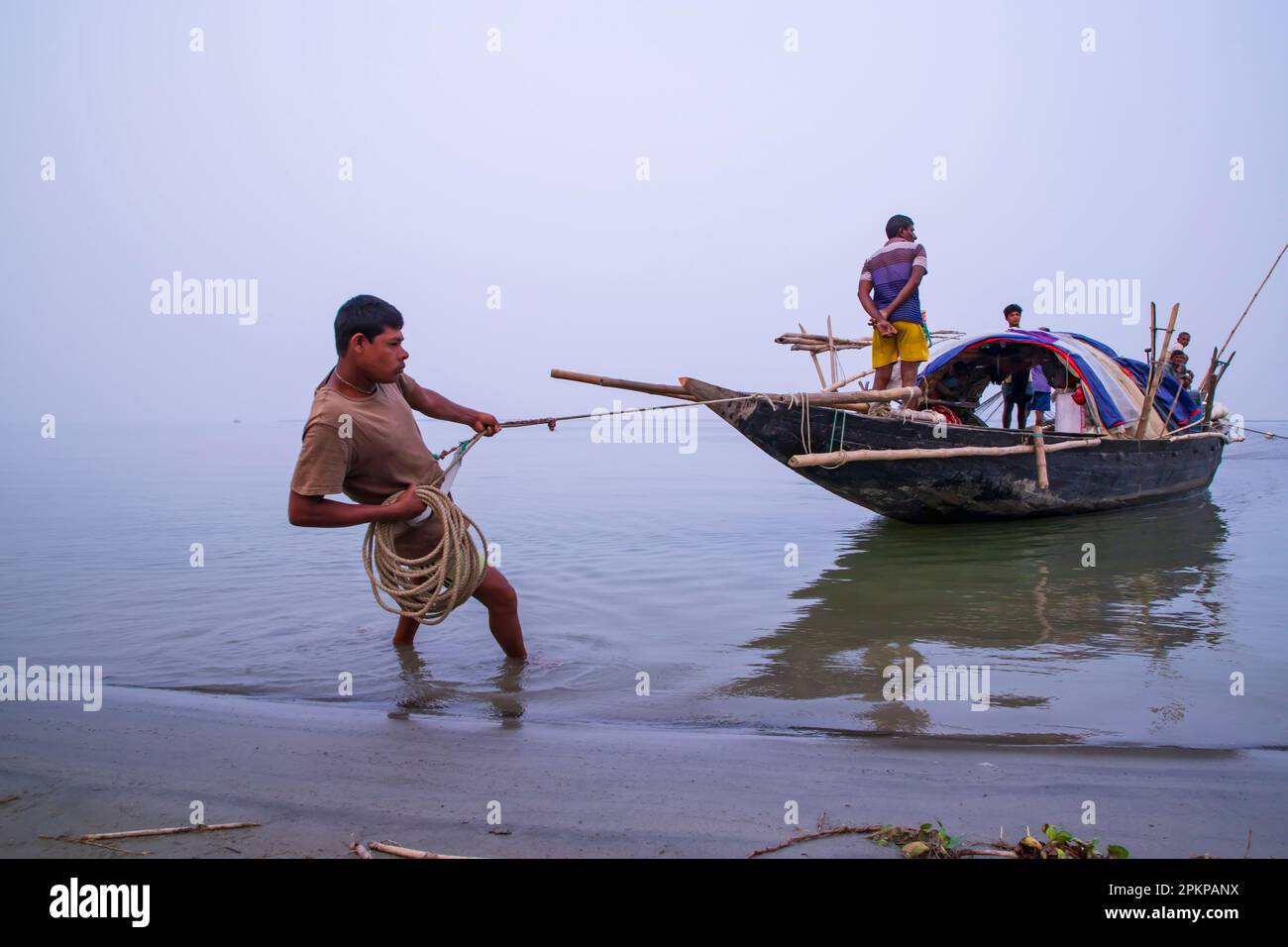 19th February 2023, Landscape view of Fisherman Catch of fish on a ...
