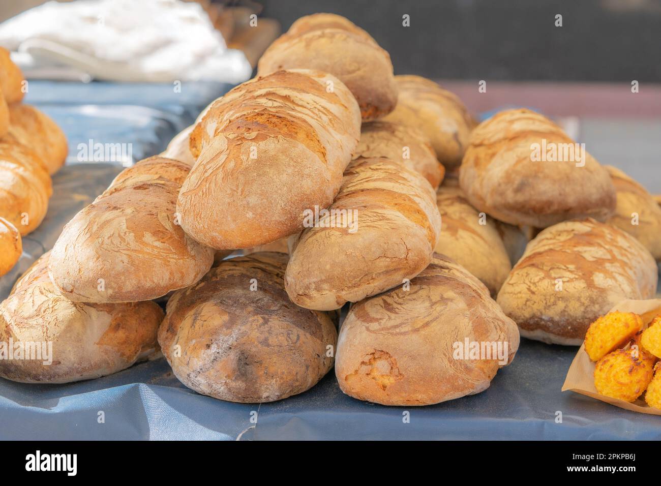 Bread making factory hi-res stock photography and images - Alamy
