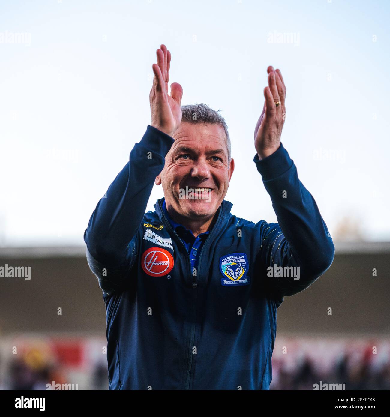 Daryl Powell and Warrington Wolves players celebrate victory against ...
