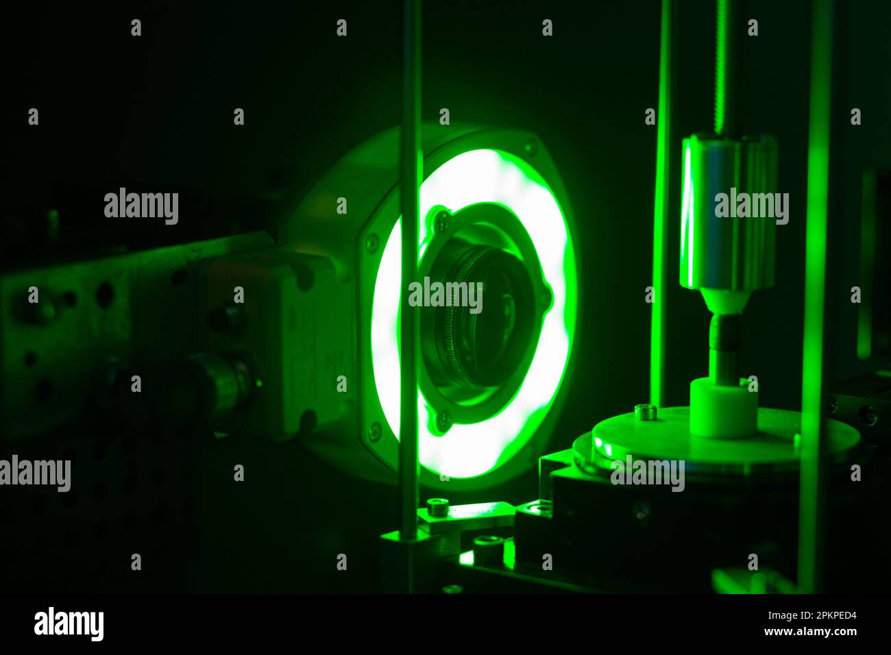 Optical ground station laser hi-res stock photography and images - Alamy