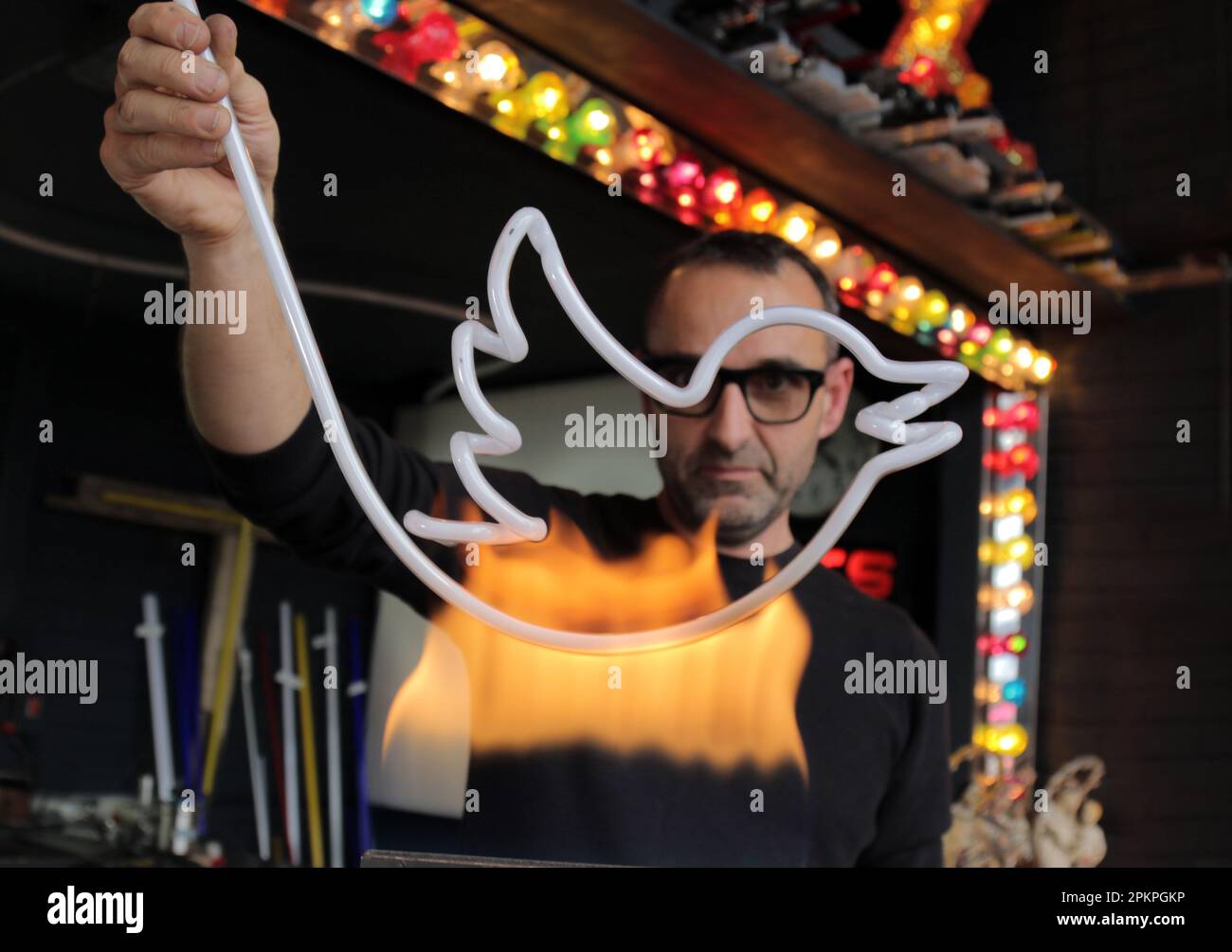 Andy Doig Making Neon in Brighton Stock Photo - Alamy