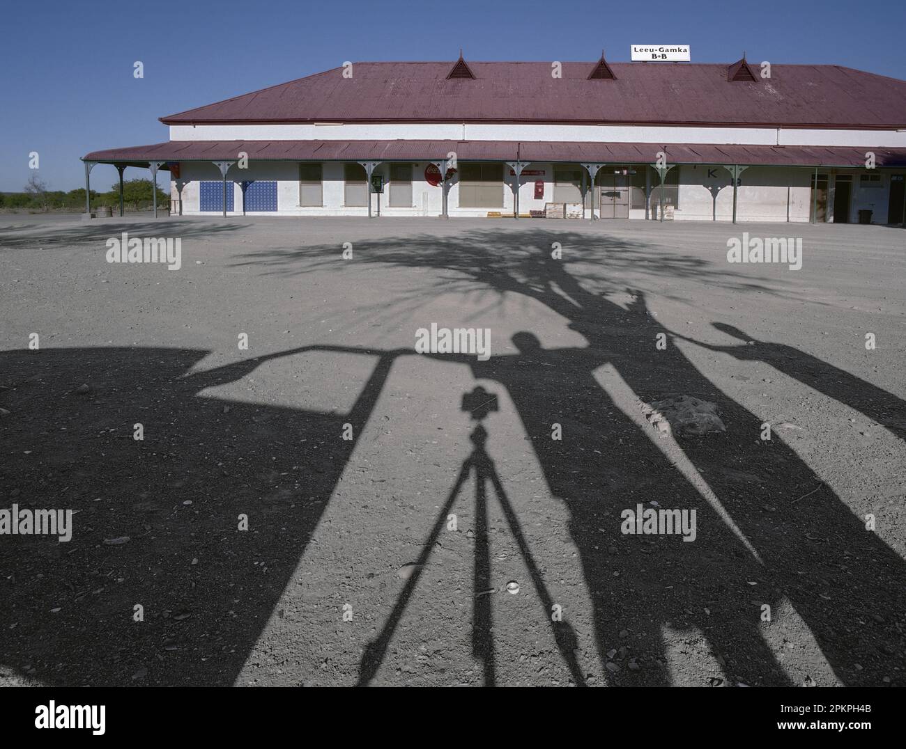 The small village of Leeu Gamka straddles the railway line and the N1 ...