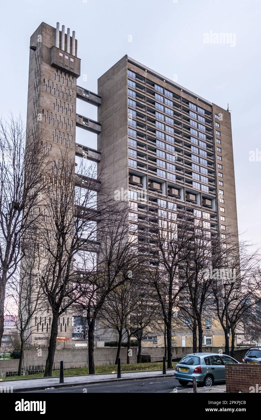 Balfron Tower 26-storey residential building in Poplar, Tower Hamlets ...