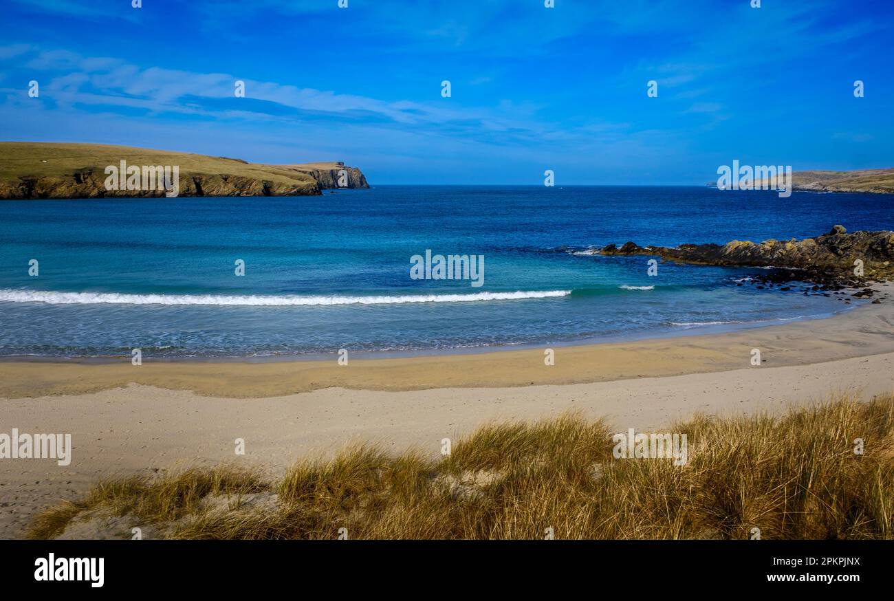 St Ninian’s beach looking towards St Ninians Isle, Shetland, Scotland ...