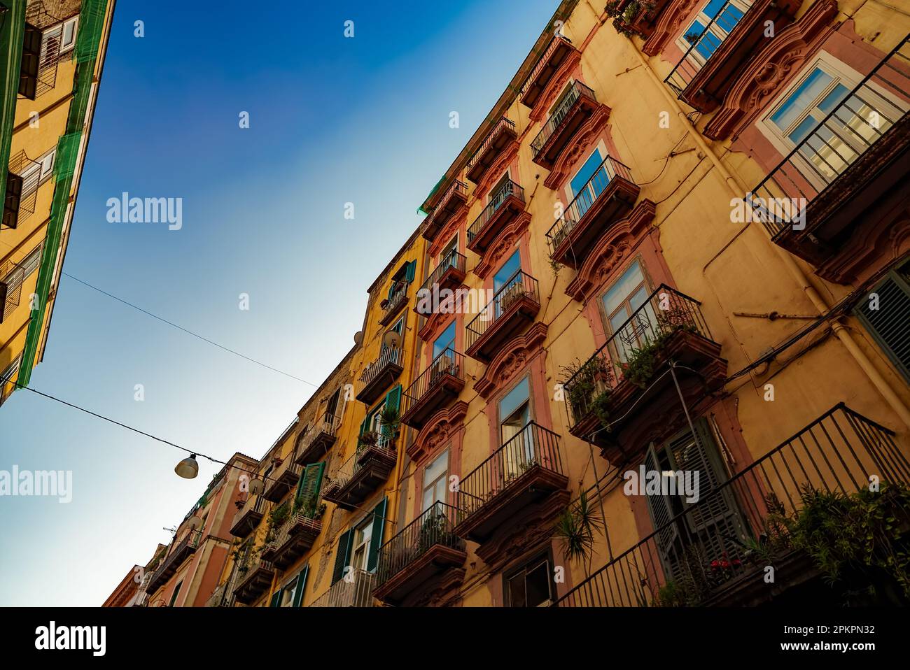 Prosperous street area with houses in Italy Stock Photo - Alamy