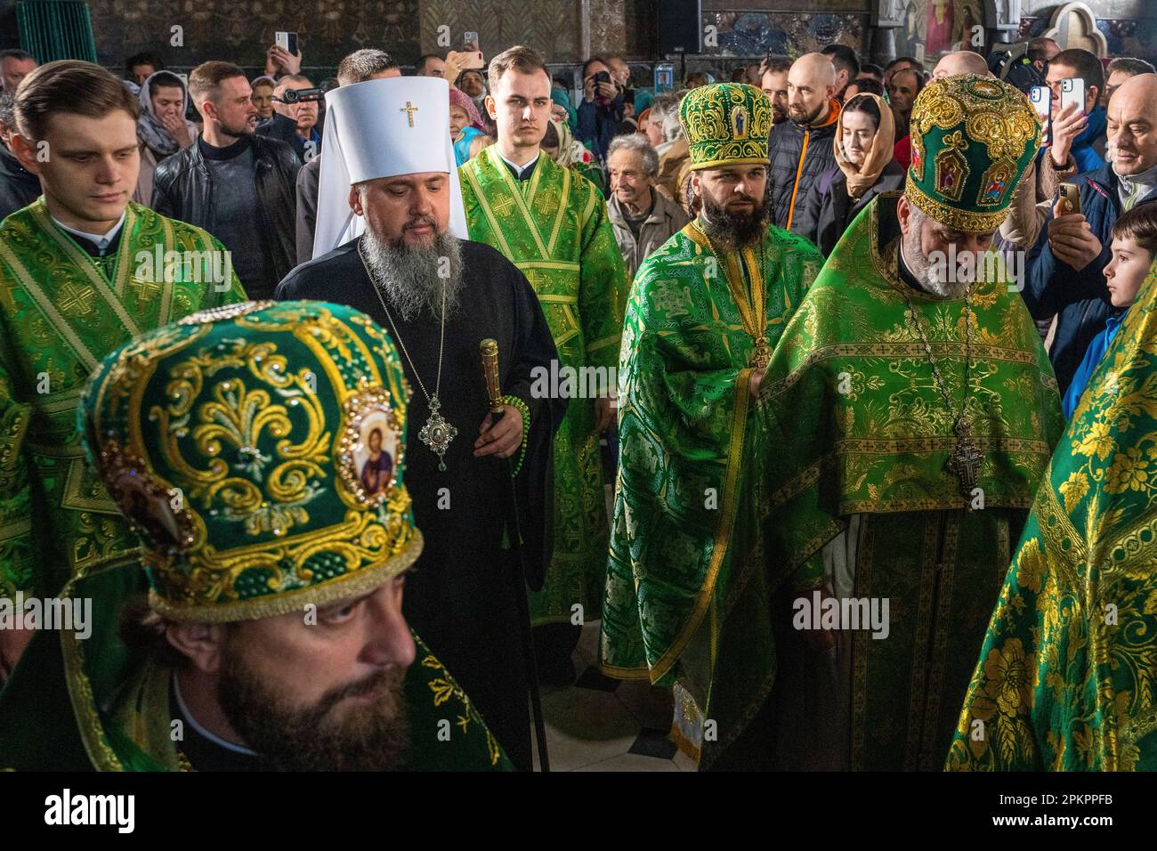 Metropolitan Epiphanius, head of the Orthodox Church of Ukraine, center ...
