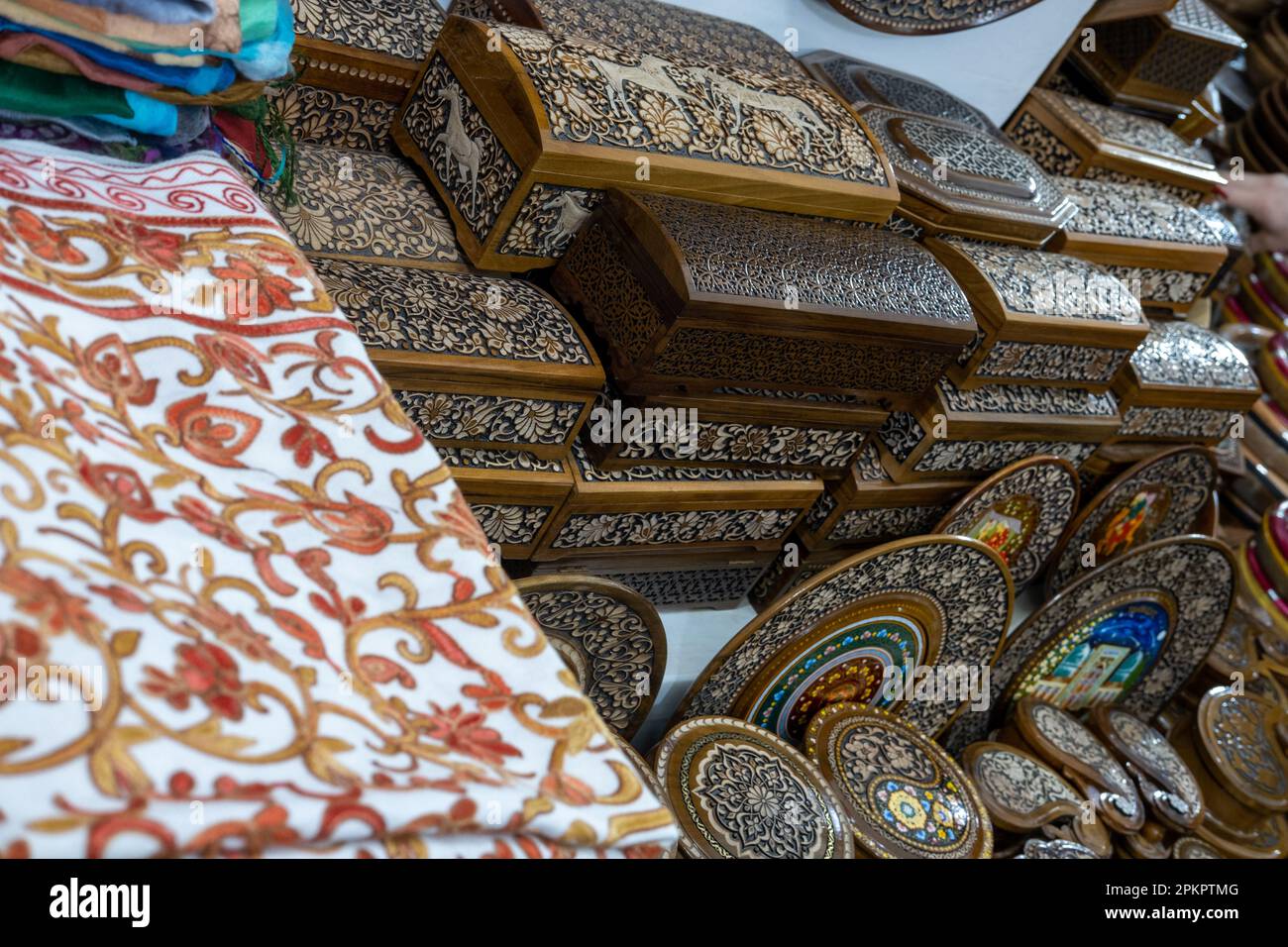 Hand carved clocks hi-res stock photography and images - Alamy