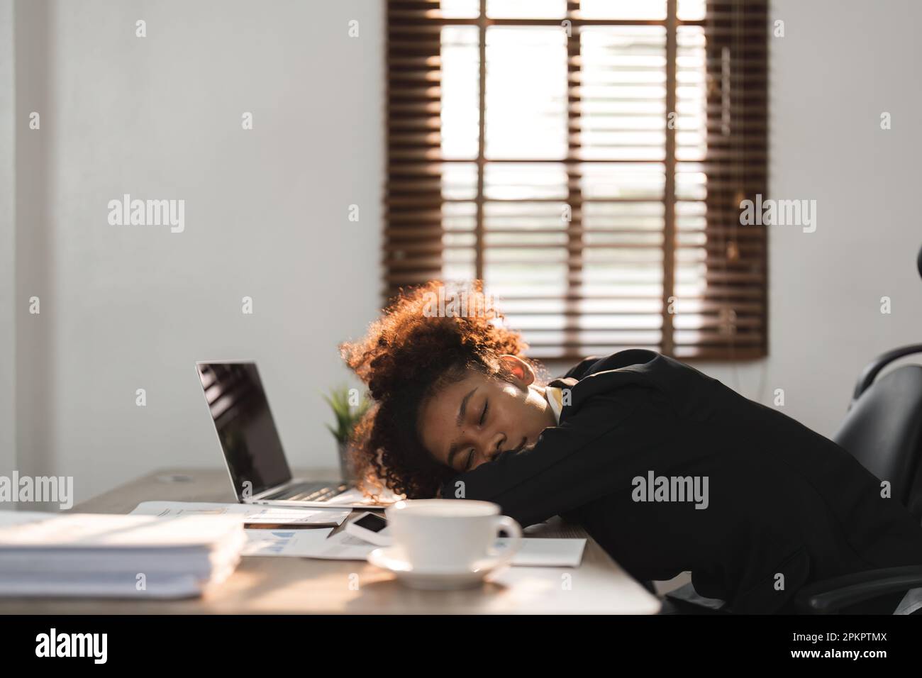 Young girl posing sleeping gesture hi-res stock photography and images ...