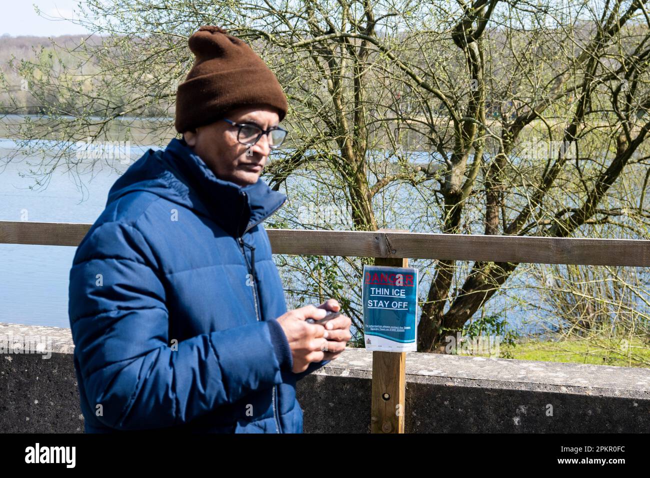 Out of date sign hi-res stock photography and images - Alamy