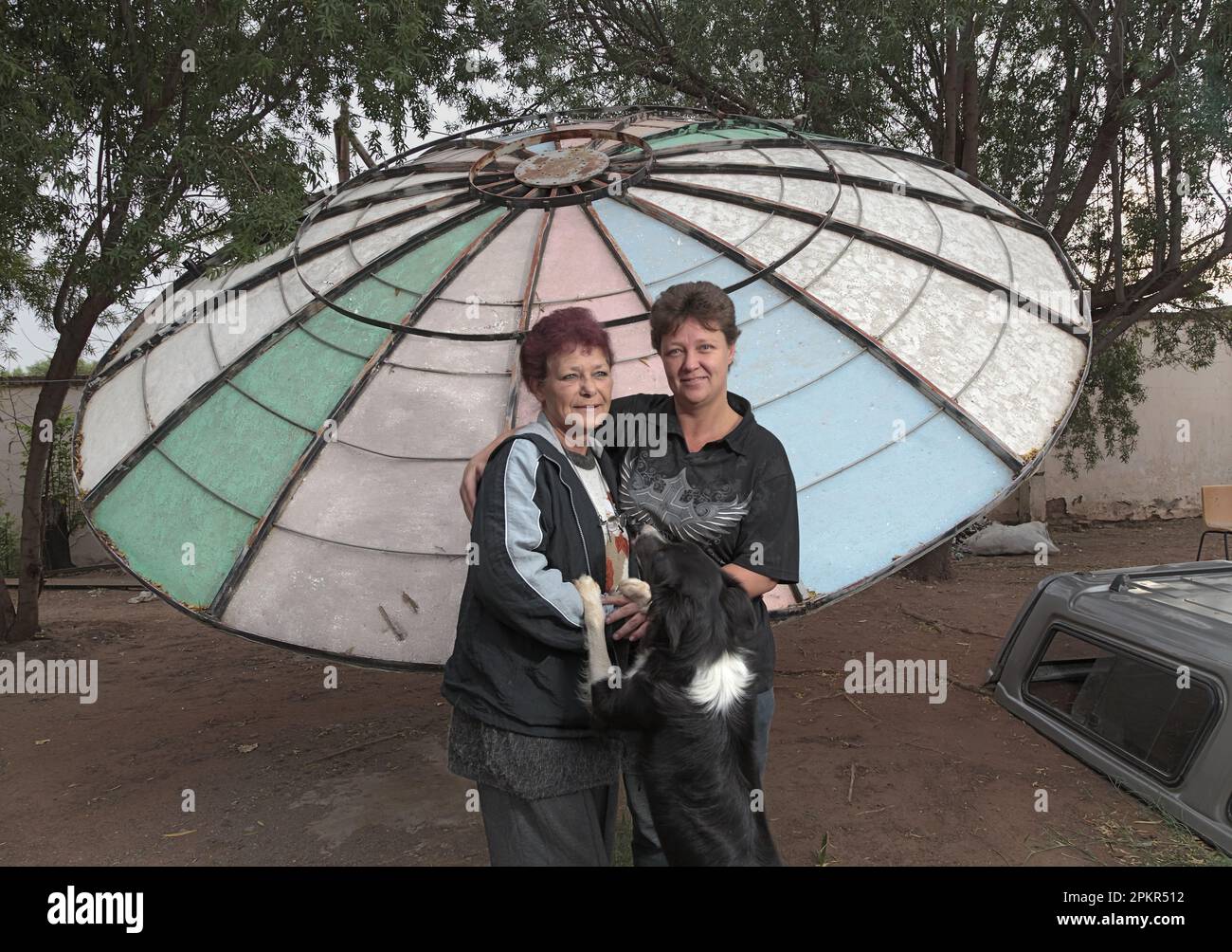 Debbie James holds her mother Jessie Kruger in the backyard of the ...