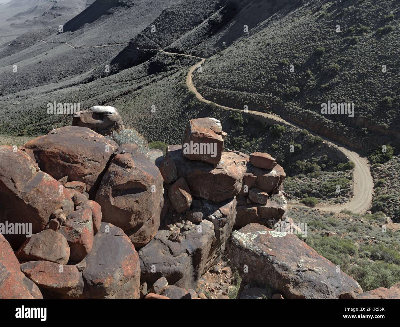 The Gannaga Pass curls its way up the Roggeveld Mountains beneath ...