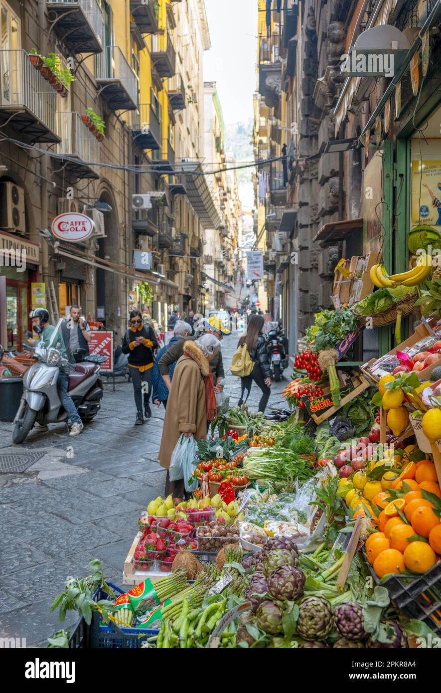 Italien einkaufen hi-res stock photography and images - Alamy