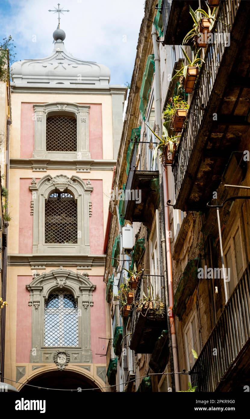 Italien, Neapel, Via S. Gregorio Armeno, (Krppenstrasse Stock Photo - Alamy