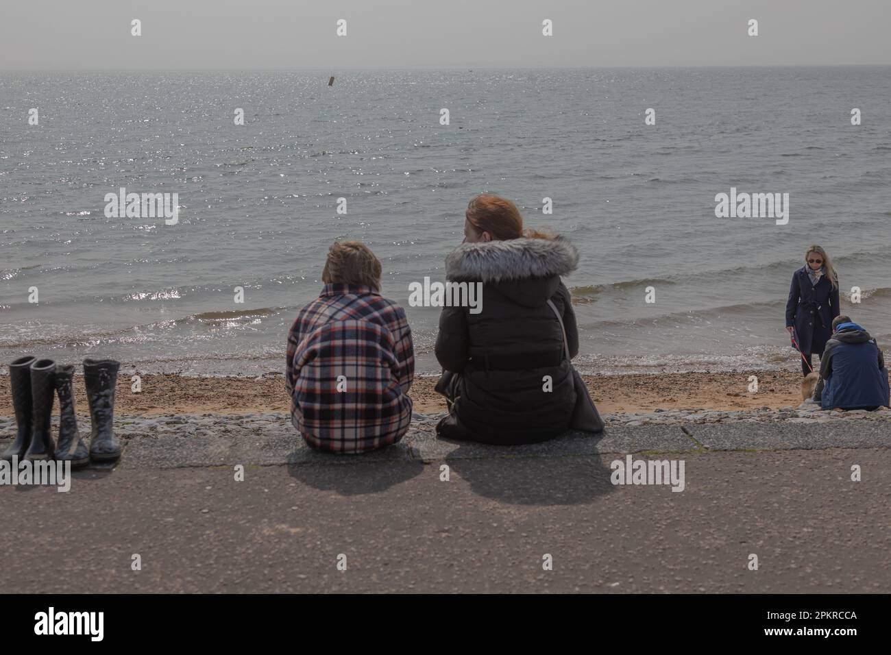 Southend on Sea, UK. 9th Apr 2023. People enjoy the warm weather for ...