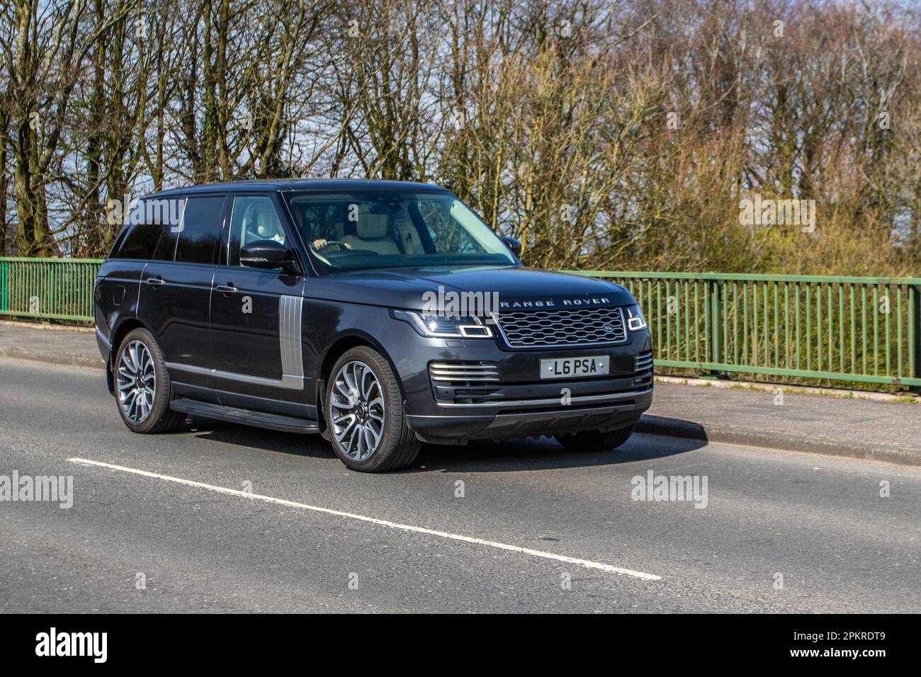 4 4 sd v8 autobiography auto 4wd euro 6 hi-res stock photography and images - Alamy
