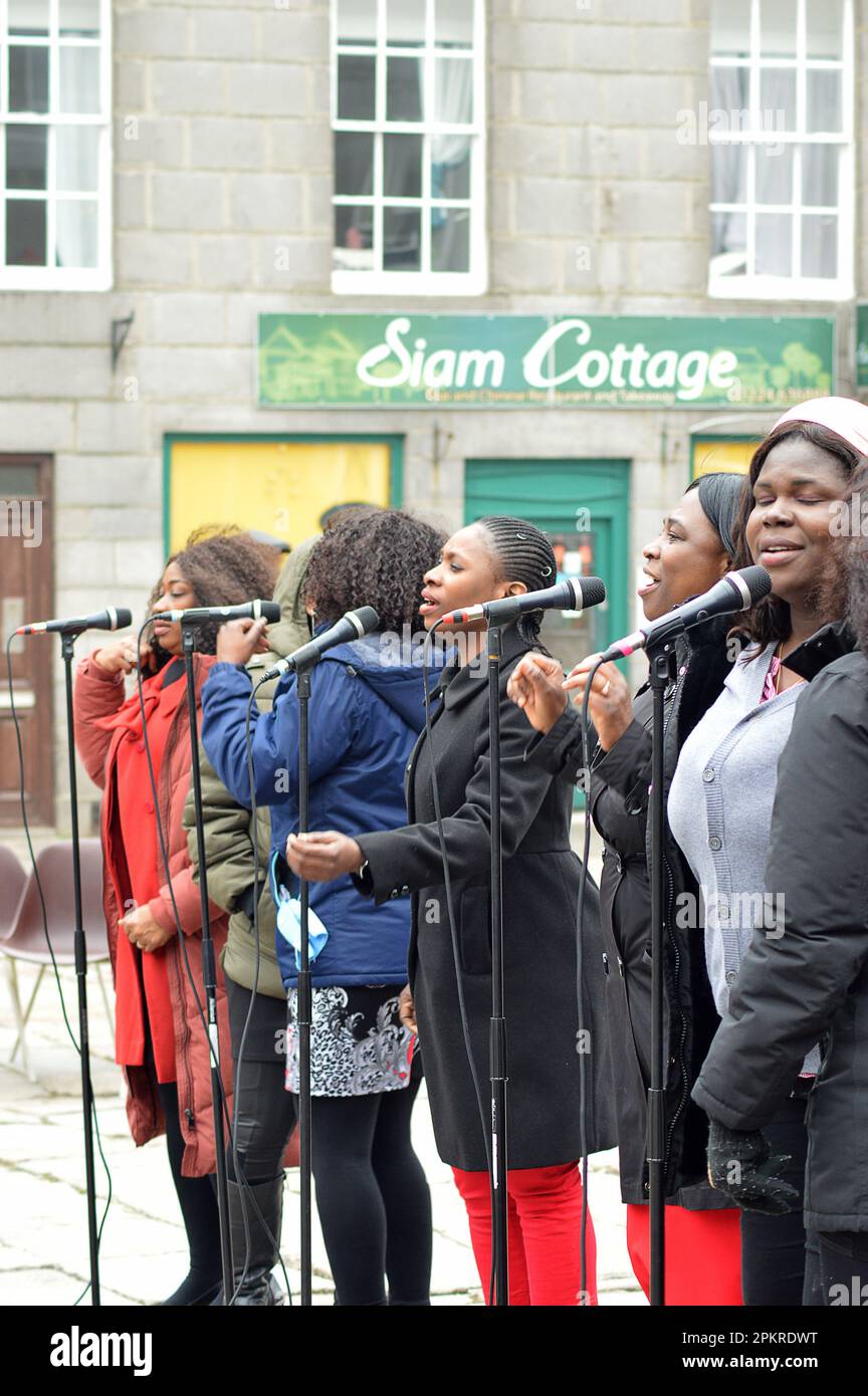 Singers easter sunday hi-res stock photography and images - Alamy