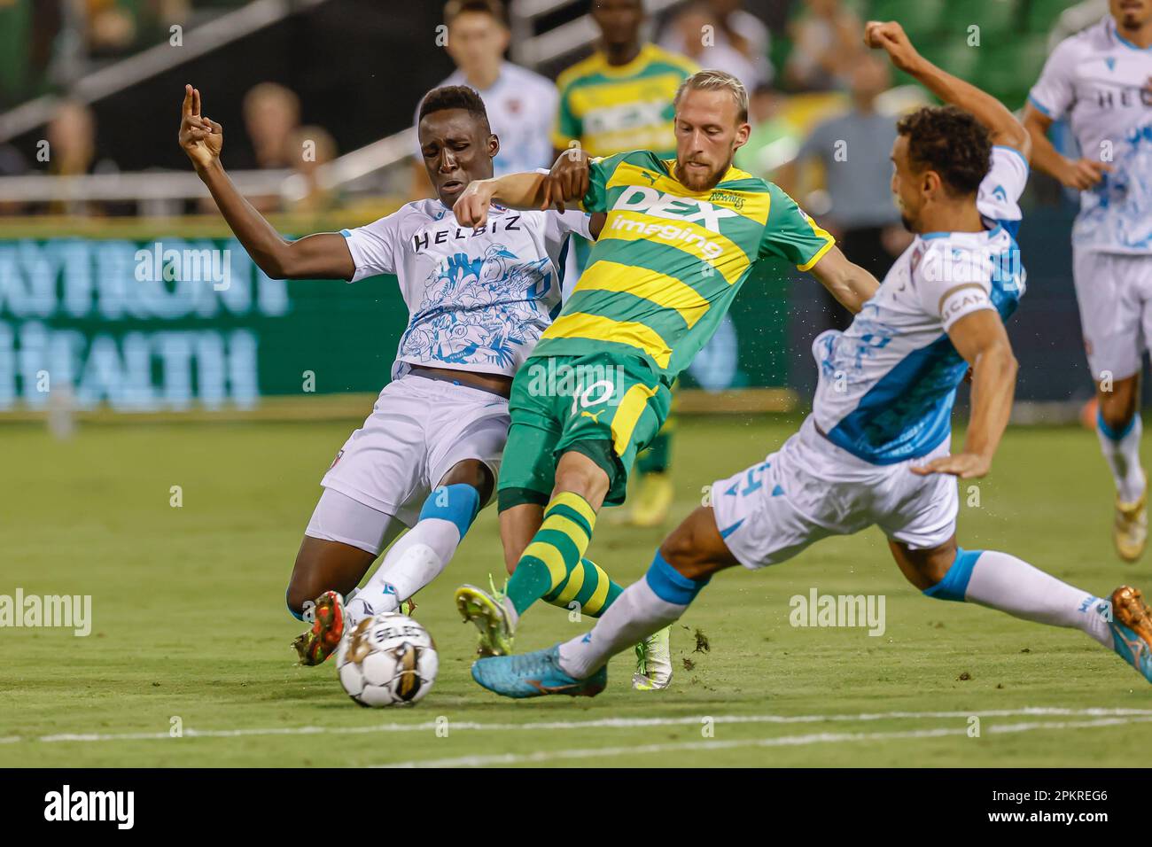St. Petersburg, FL: Tampa Bay Rowdies forward Felix Schröter (10) is ...