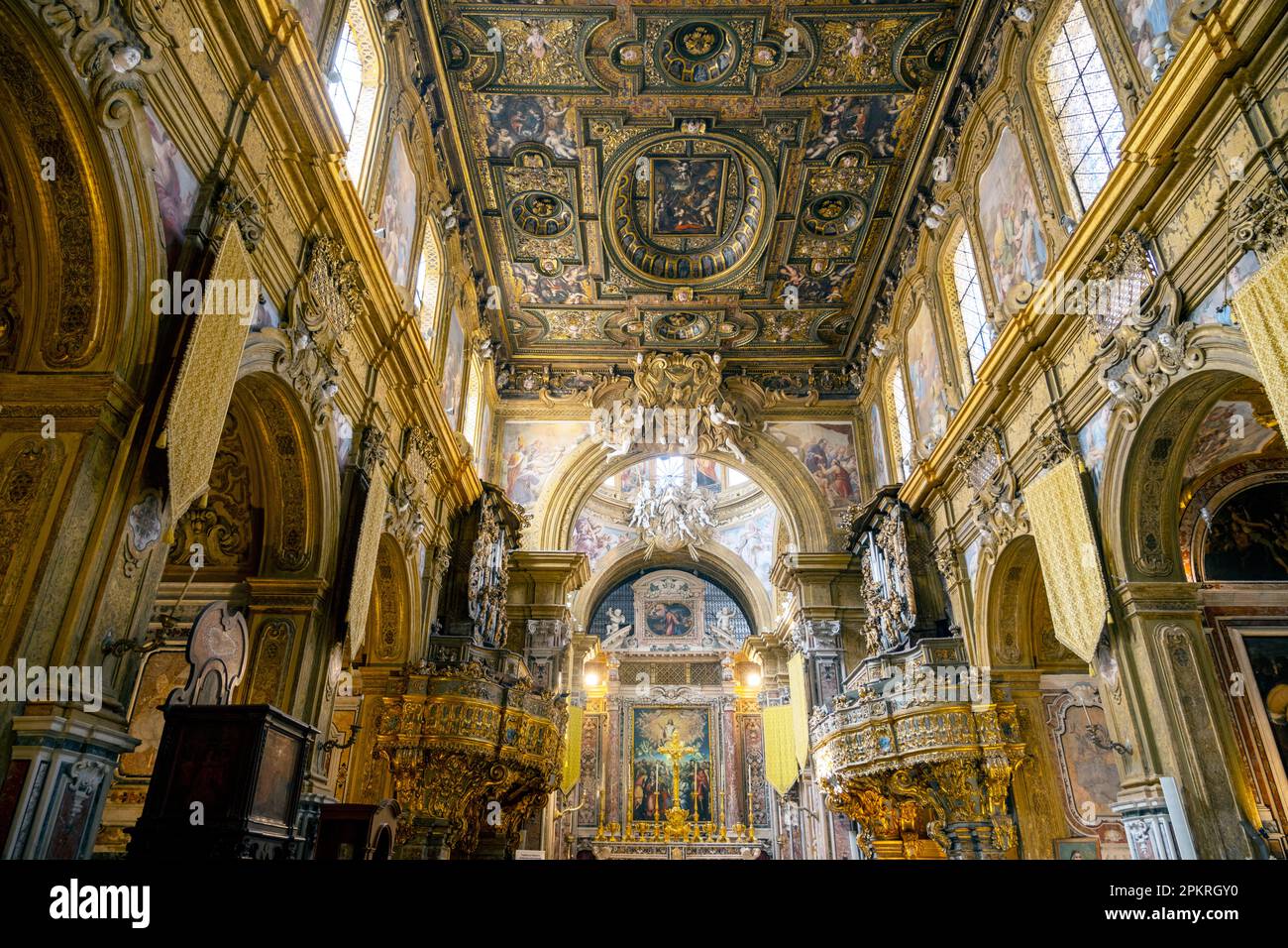 Italien, Neapel, Kirche San Gregorio Armeno, Hauptschiff mit ...
