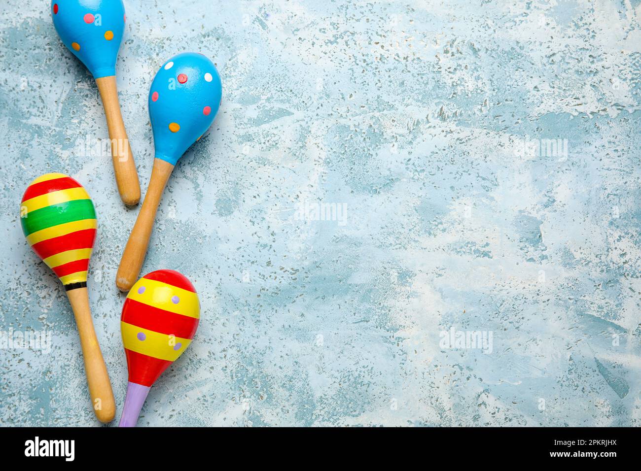 Mexican maracas on grunge background Stock Photo - Alamy