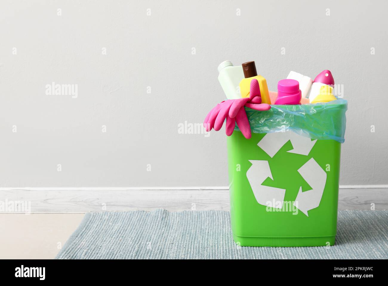 Litter cleaning supplies hi-res stock photography and images - Alamy