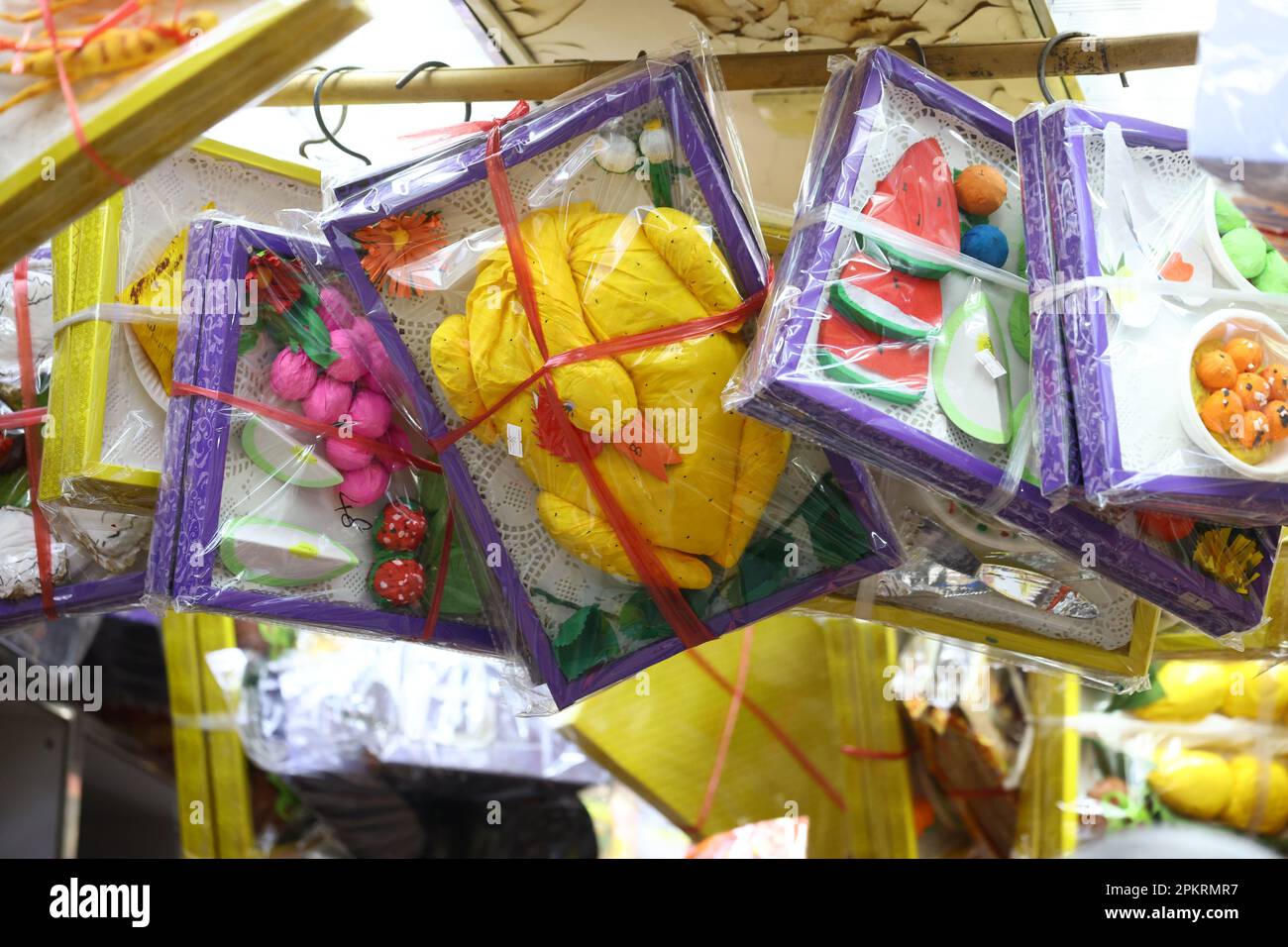 Popular paper offerings to pay tribute to ancestors on the day of Ching ...