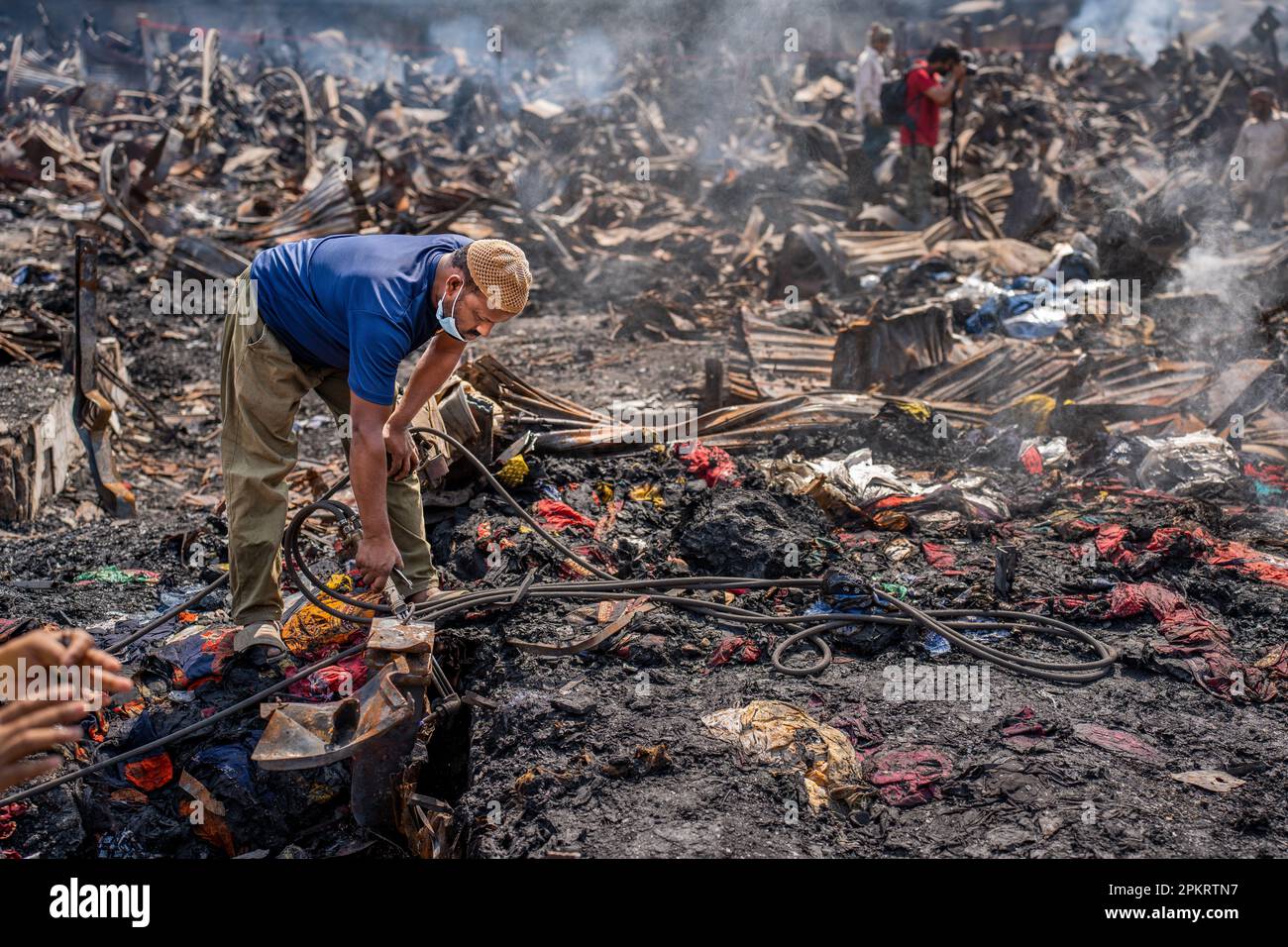 Bangabazar market fire fire has caused extensive damage to the clothing ...