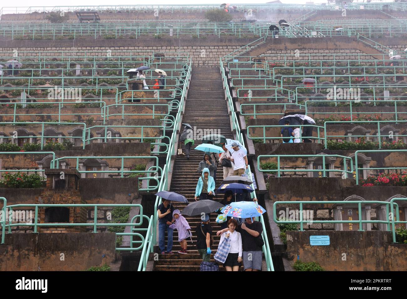 Chinese permanent cemetery hi-res stock photography and images - Alamy