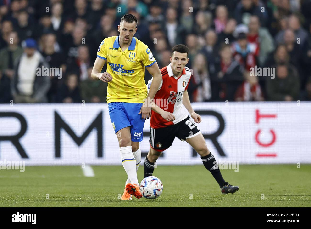 ROTTERDAM - (L-R) Mats Seuntjens of RKC Waalwijk, Oussama Idrissi of Feyenoord during the Dutch ...