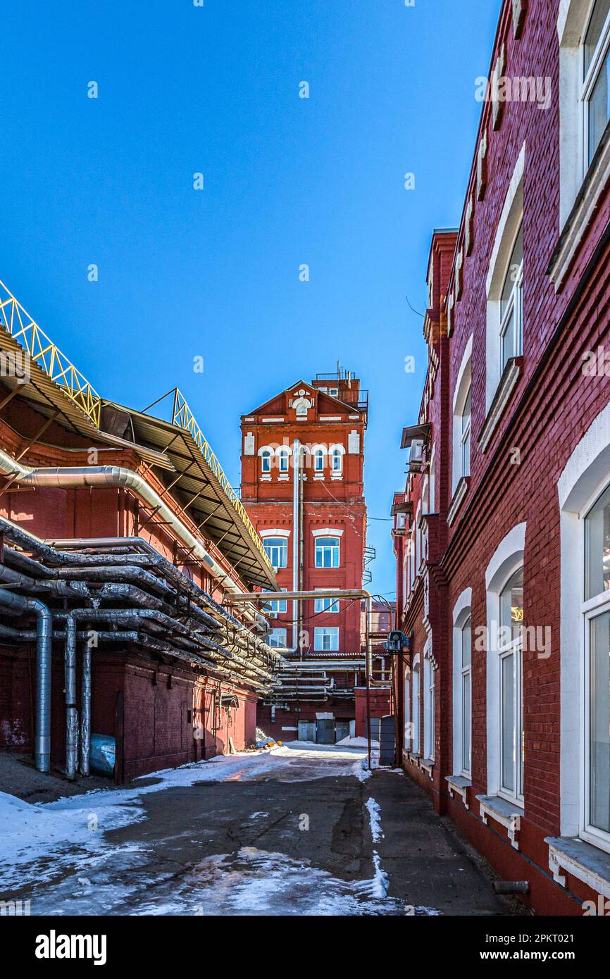 Abandoned red brick mansion tower hi-res stock photography and images ...