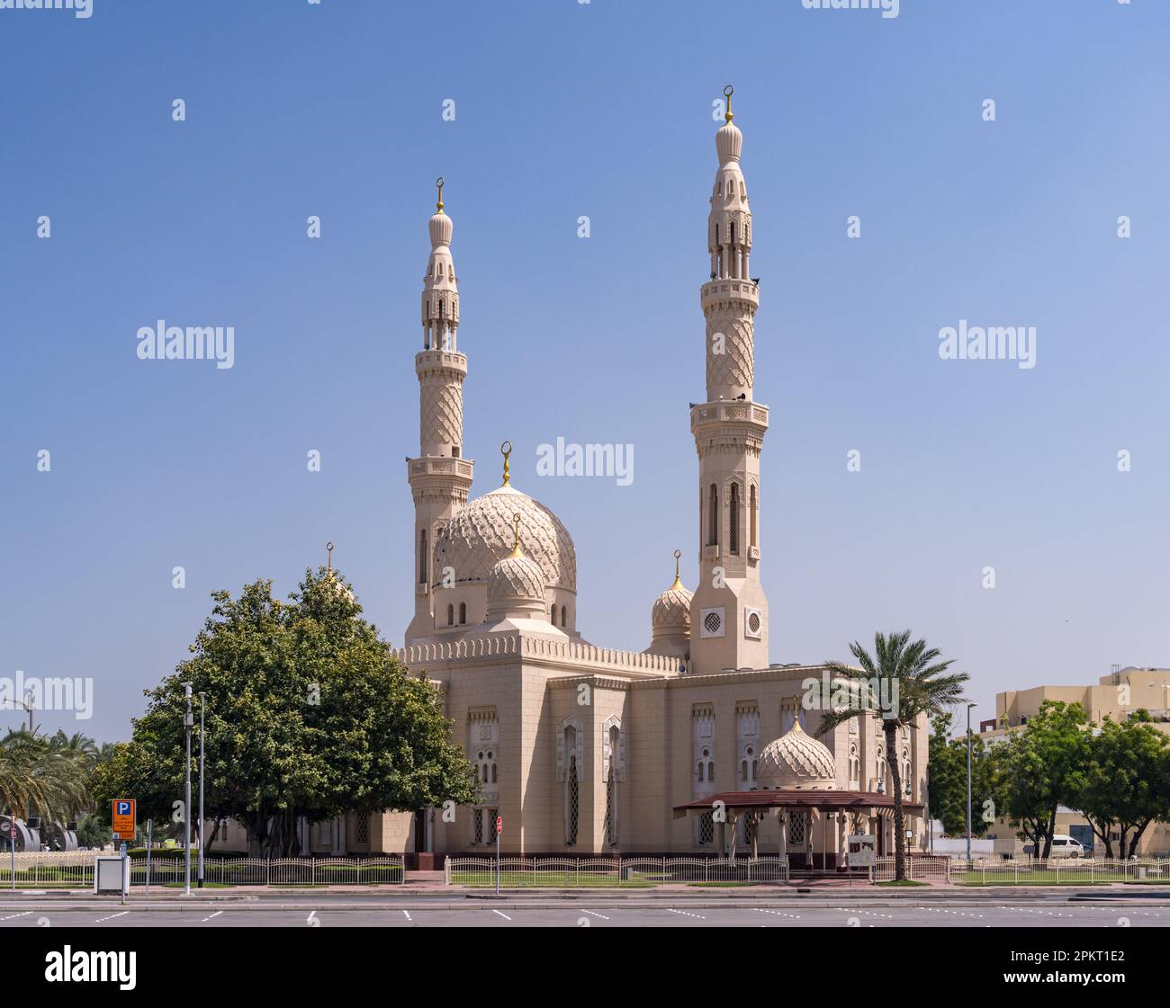 Exterior of the Jumeirah mosque in Dubai, UAE, open for cultural visits ...