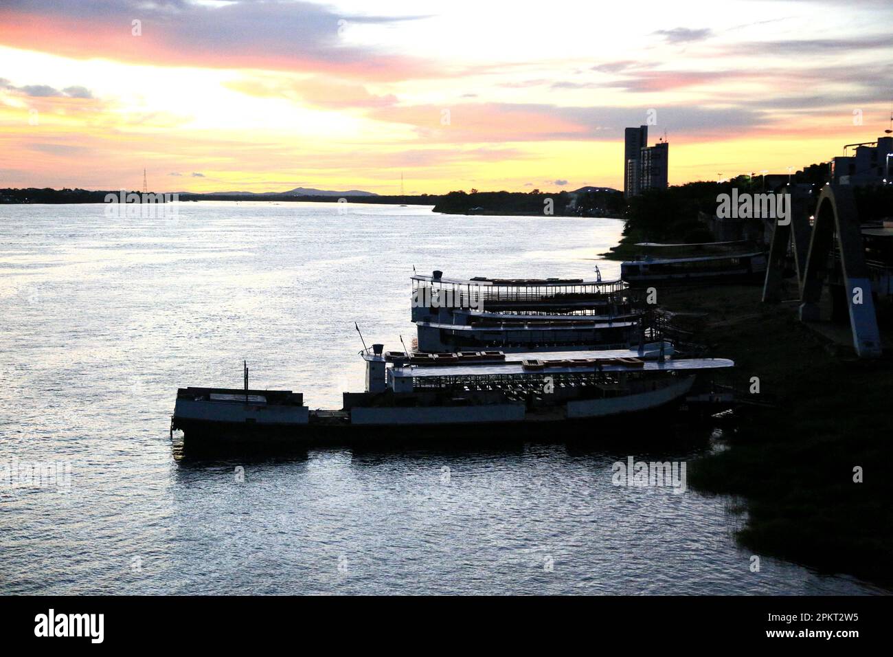 juazeiro, bahia, brazil - april 4, 2023: boats moored on the bank of ...
